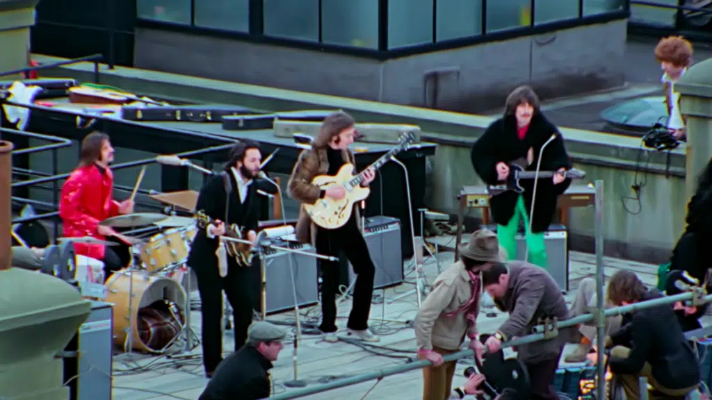 George Harrison et la cigarette qui a réchauffé le dernier concert des ...